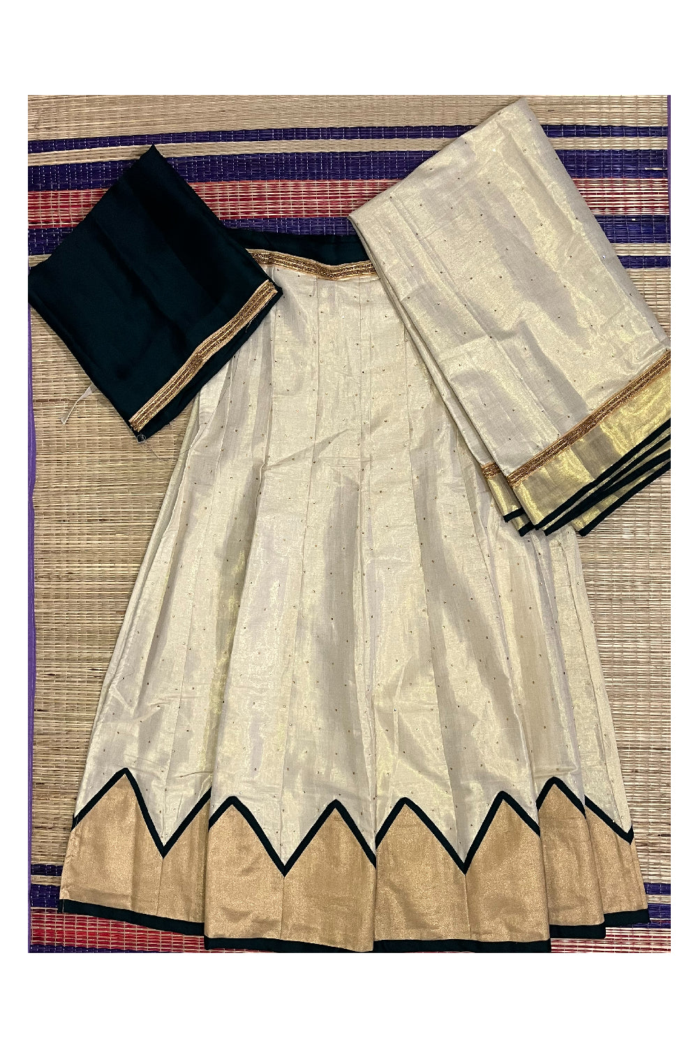 Kasavu Dhavani (Stitched & Unstitched) – Southloom.com - Kerala ...